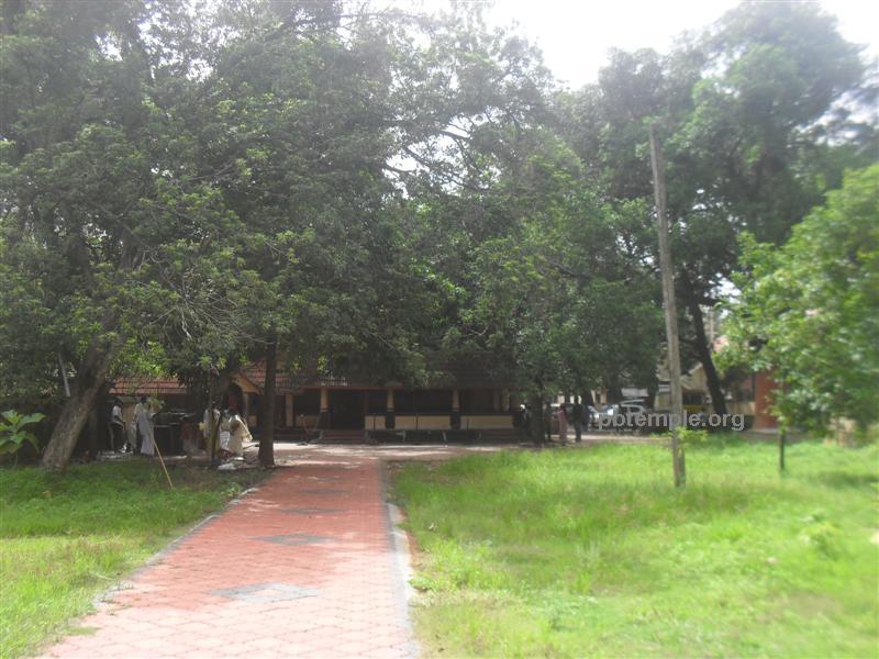 Edappally Ganapathy Temple: Edappally Sree Maha Ganapathi Temple