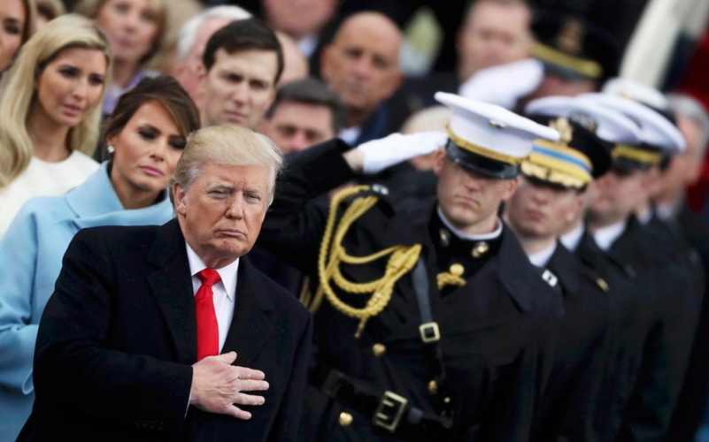 Και τώρα, Τραμπ...