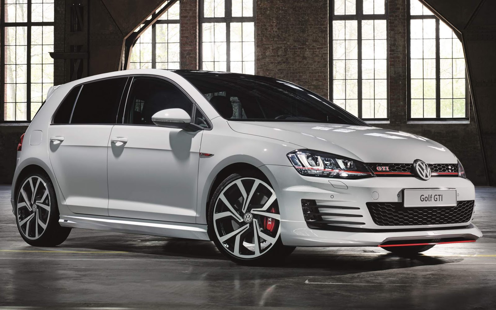 VW Golf GTI: kit Oettinger homologado pela fábrica