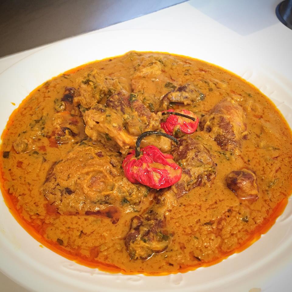 DUNGANDZI: Poulet fumé au nyembwe