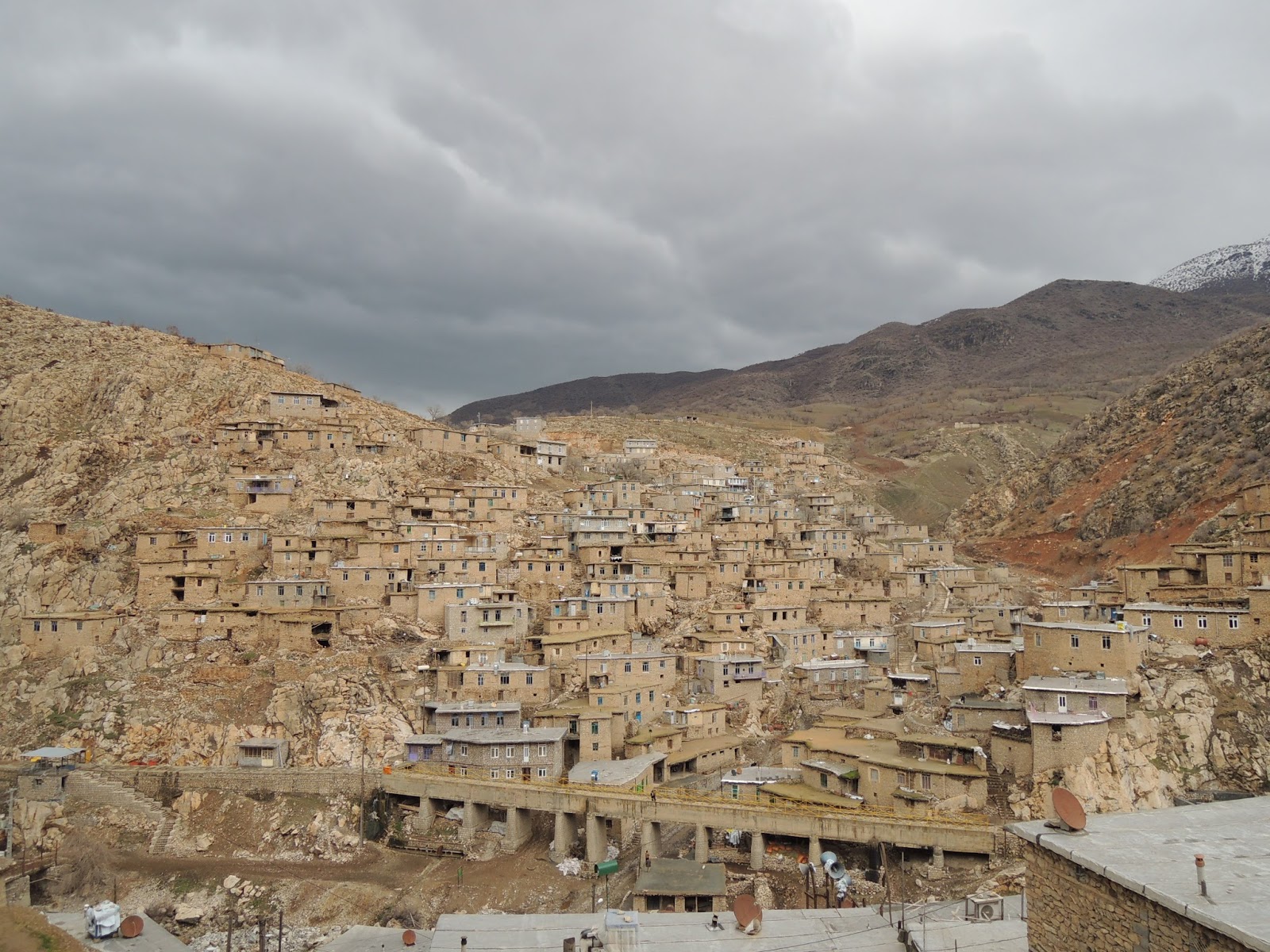 A Town Sitting at the Edge of the Mountains Palangan - Sanandaj - 6th ...