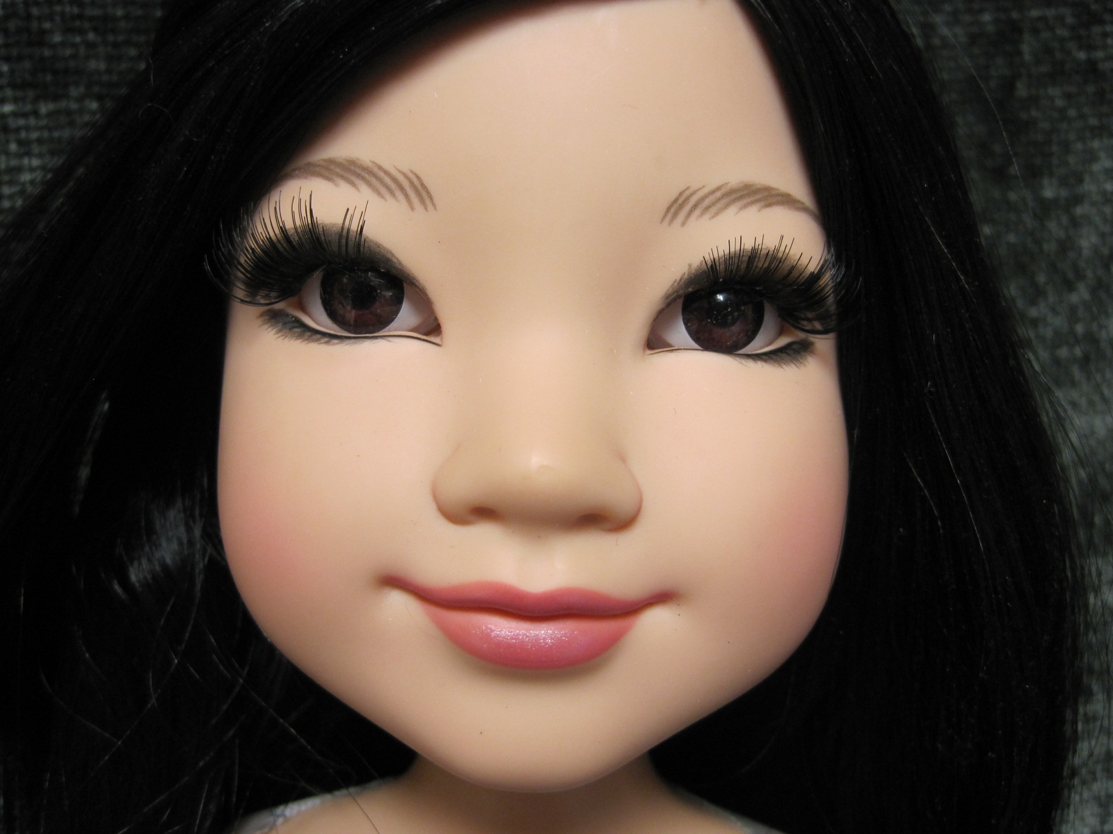 Never Grow Up: A Mom's Guide to Dolls and More: BFC Ink Doll Review ...
