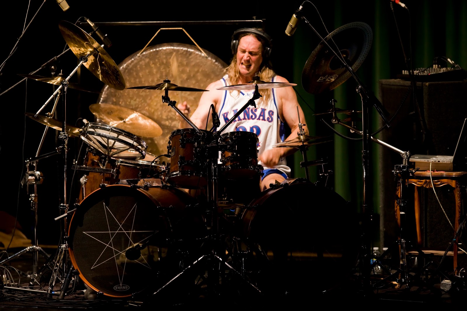 Kumpulan Catatan Rio Bembo Setiawan : Mengenal 10 Drummer Terbaik ...