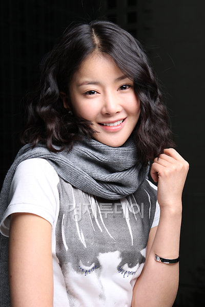 Lee Si Young | Artists From Asia