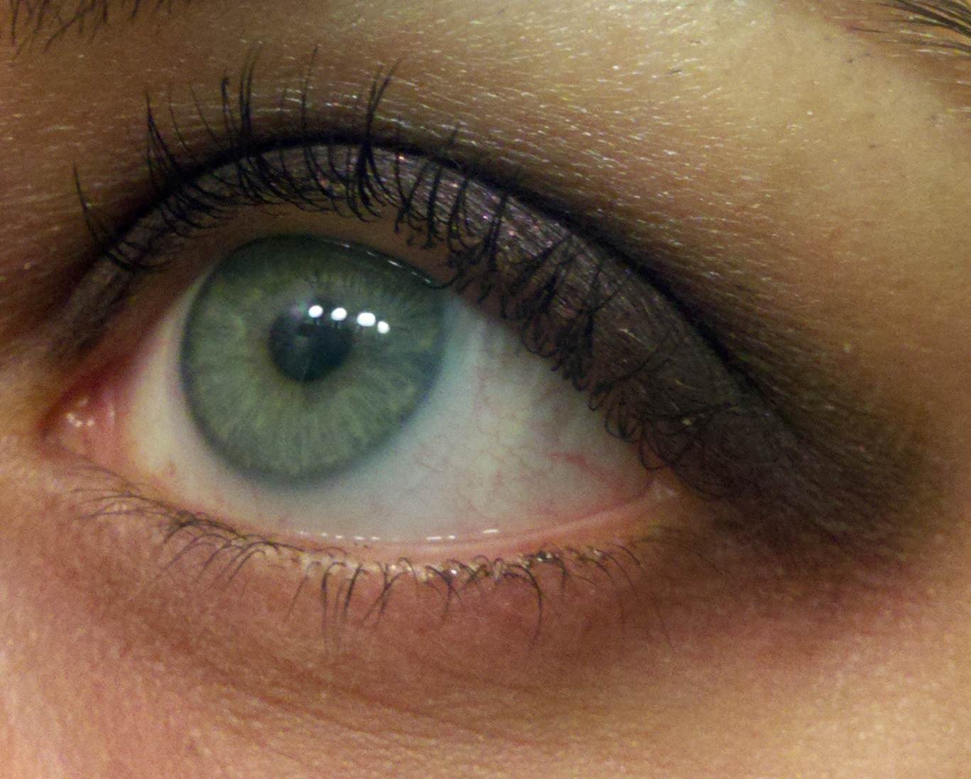 Beauty Vigilante: Lust Red EOTD: Is the Hype Around Giorgio Armani Eyes ...