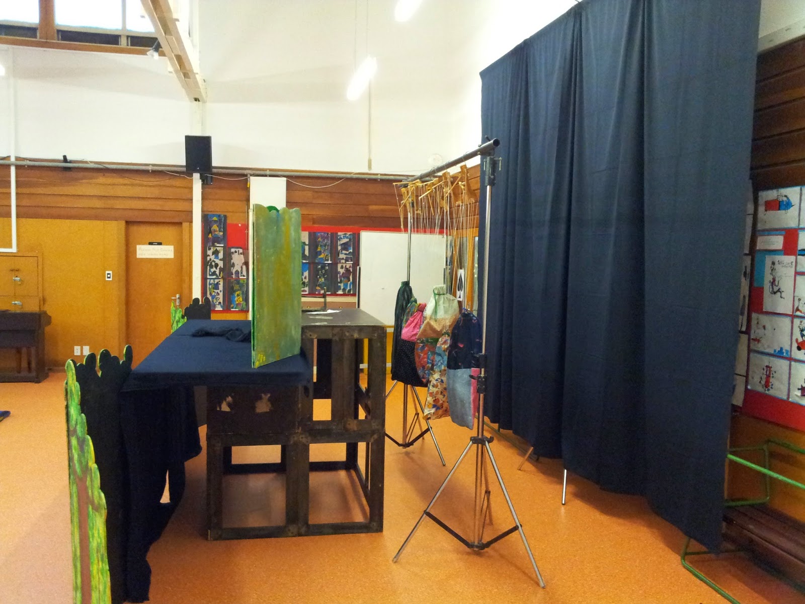 STRINGS ATTACHED PUPPET THEATRE NZ: stages for marionette shows