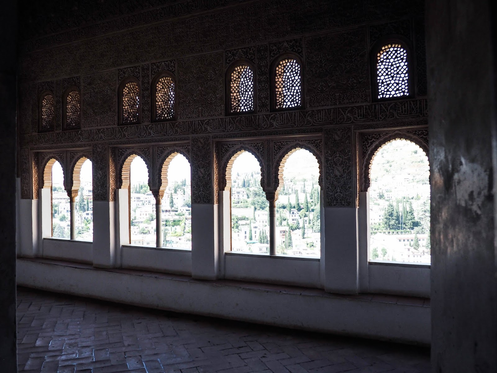 ALHAMBRA - KOLME KULMAA GRANADAN SUOSITUIMPAAN NÄHTÄVYYTEEN / Elina ...