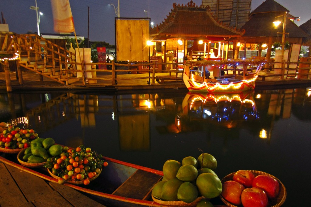 8 FLOATING MARKET Terbaik Indonesia ini bikin kamu jadi batalin ...