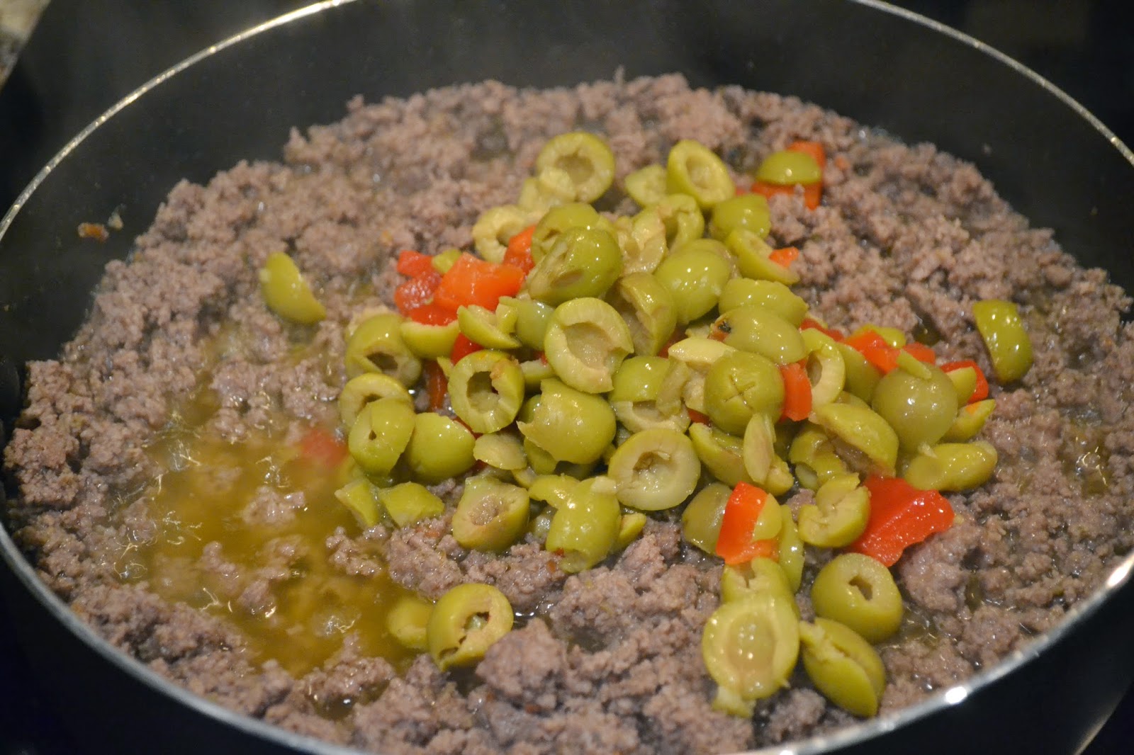 Sunday Cena: Alcapurrias (Puerto Rican meat filled fritters)