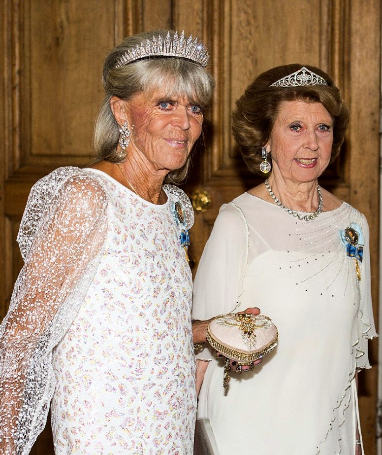 Royalty & Pomp: THE SISTERS