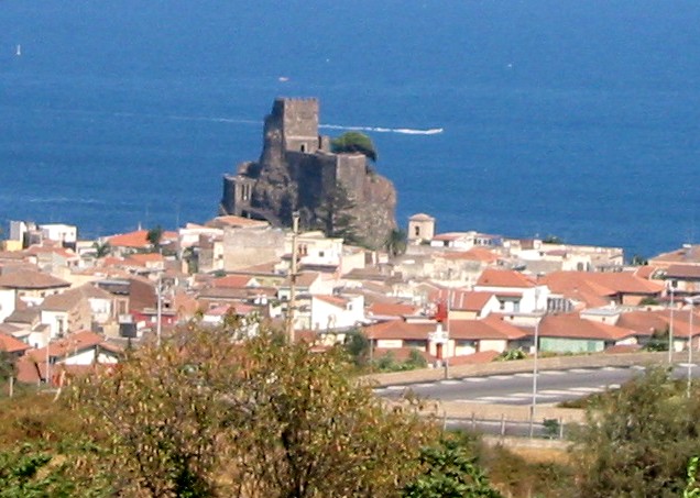 bensozia: Aci Castello