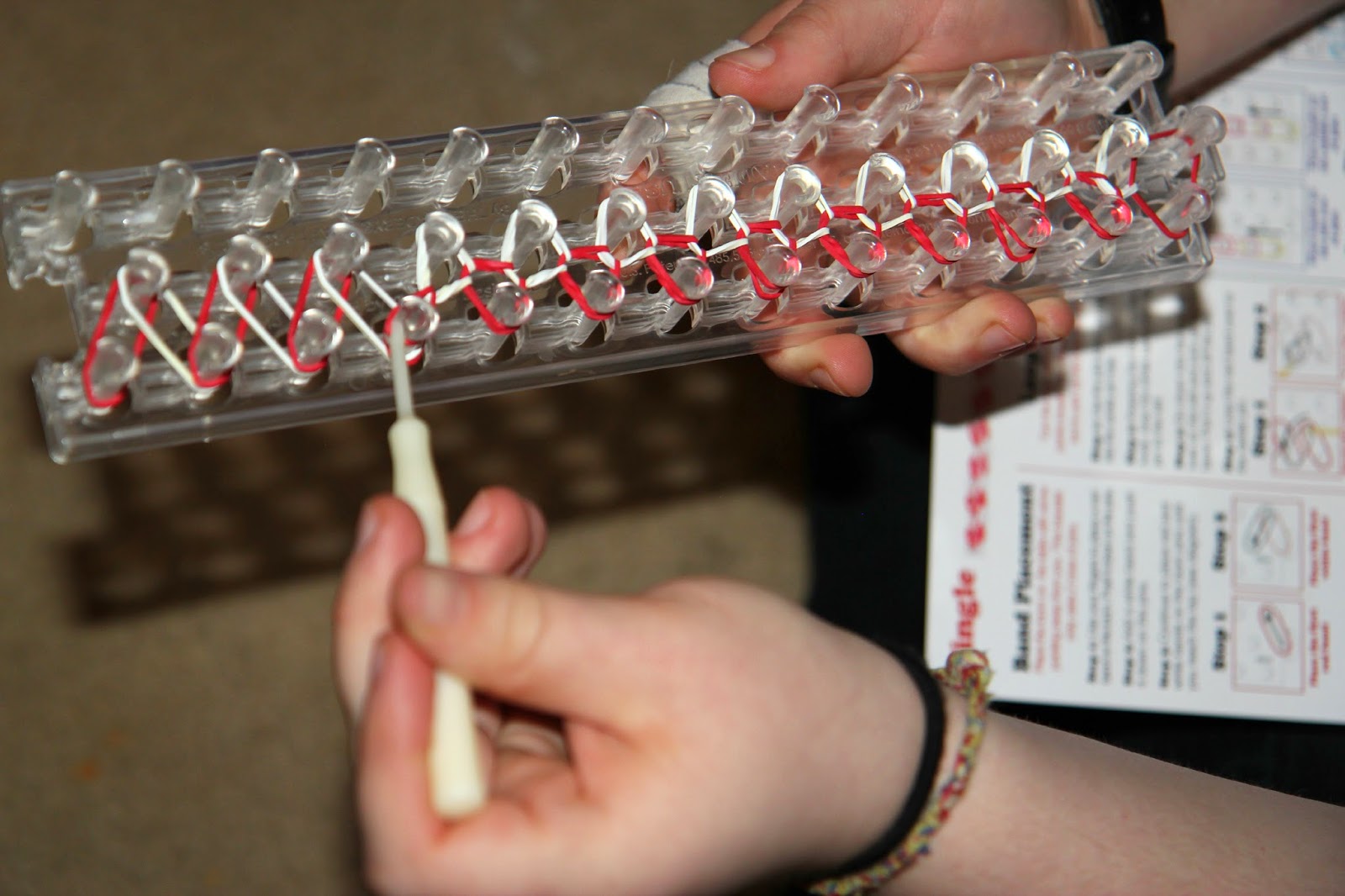 Affordable Crafts for Kids: Wonder Loom Rubber Band Bracelets