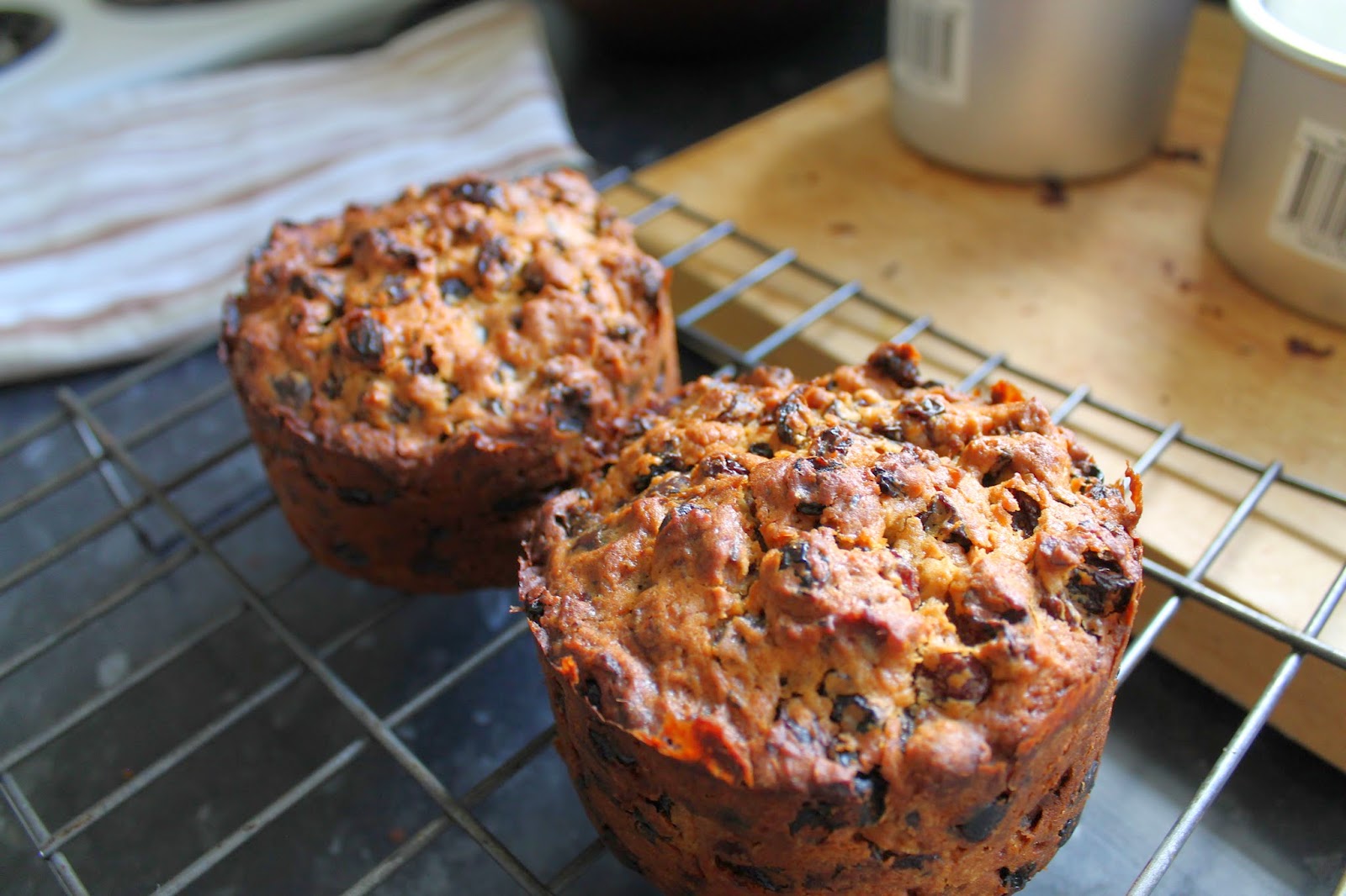 A little bit country: A Christmas kitchen.......Ginger Ale Fruit cake