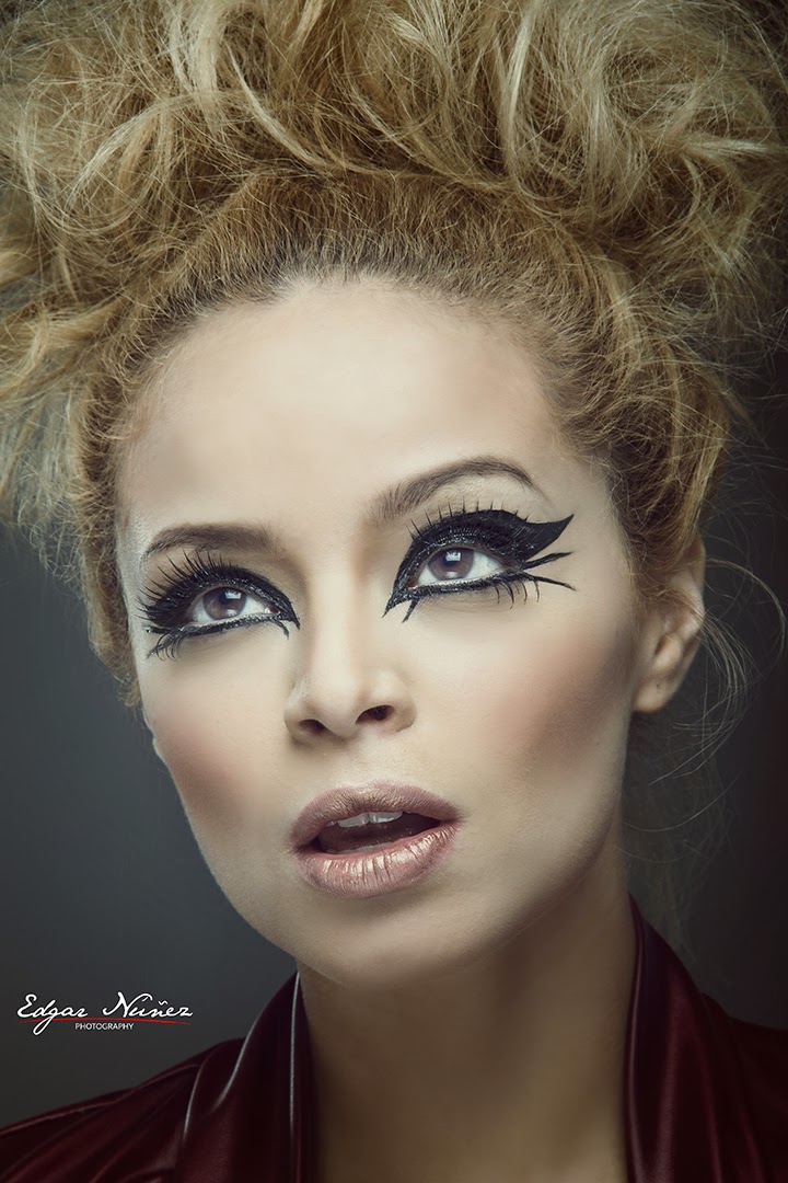 [ Modelos Internacionales ] - Elizabeth Castro