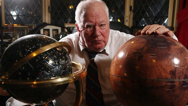 Queen en México: Sir Patrick Moore: Descanse en paz / Tributos