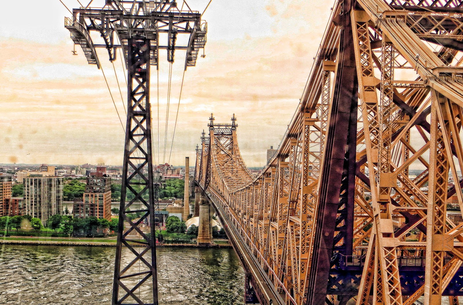 chuckography: NYC ...Soaring over the East River!