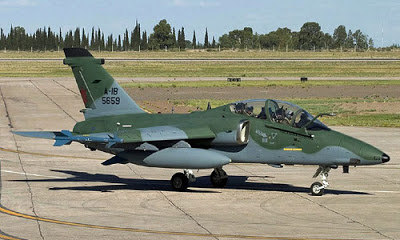 Defensa y Armas: Avión AMX A-1B de la Fuerza Aérea de Brasil se ...