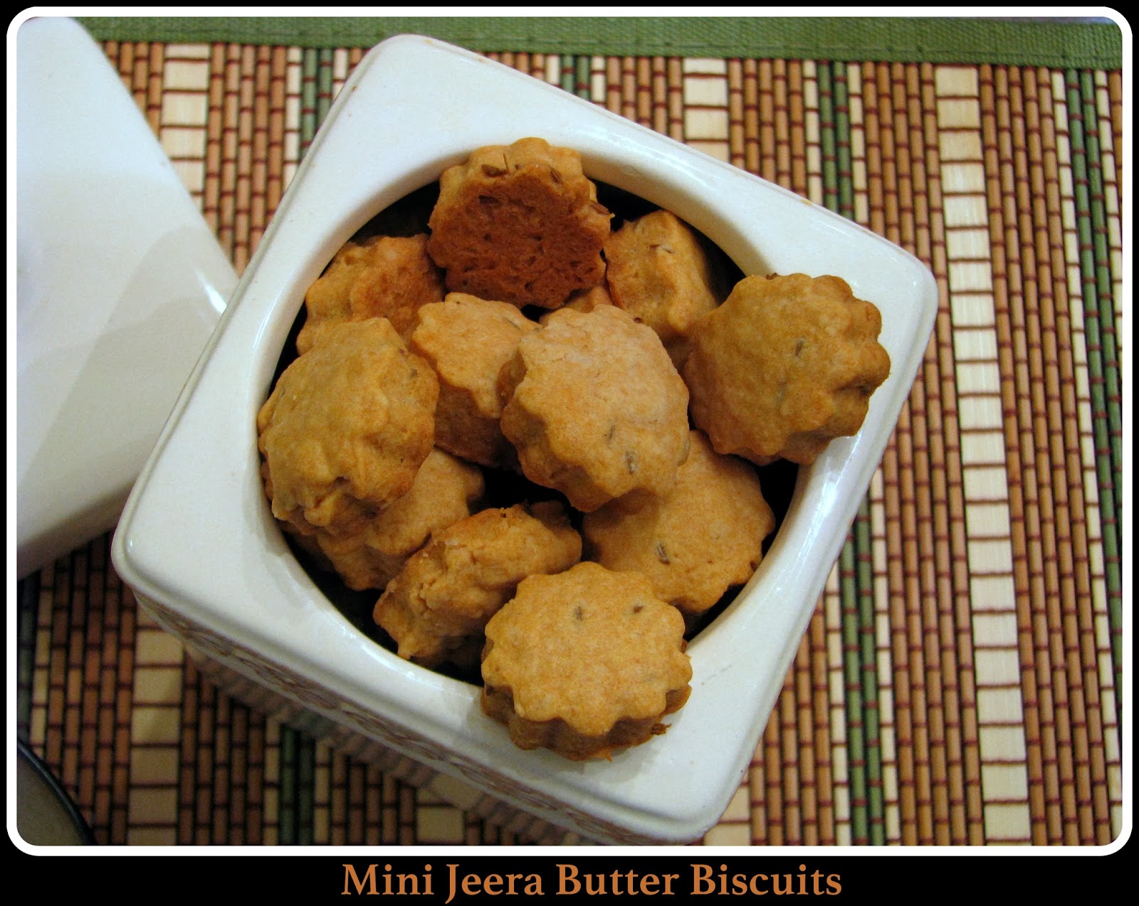 A Tribute to Cooking: Mini Cumin Butter Cookies / Jeera Butter Biscuits