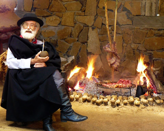 Cantinho da Cher...: Artes e Cultura... O que é C.T.G?