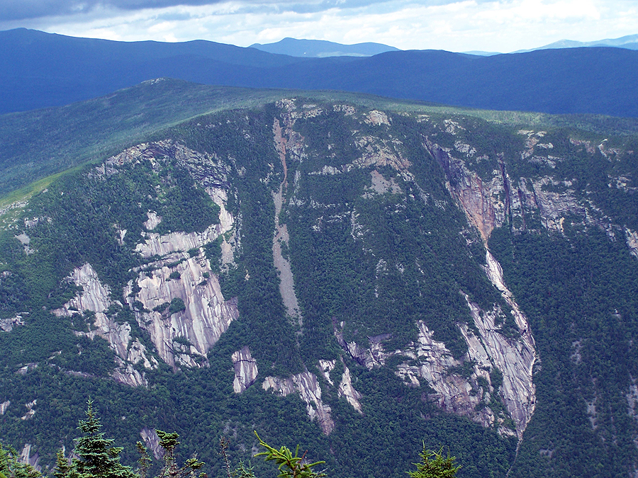Hiking in the White Mountains: Willey Range with Lee and Dion