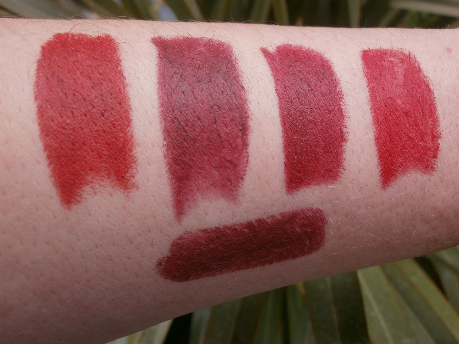 Inma y sus potis: LABIALES VELVET MATTE DE GOLDEN ROSE