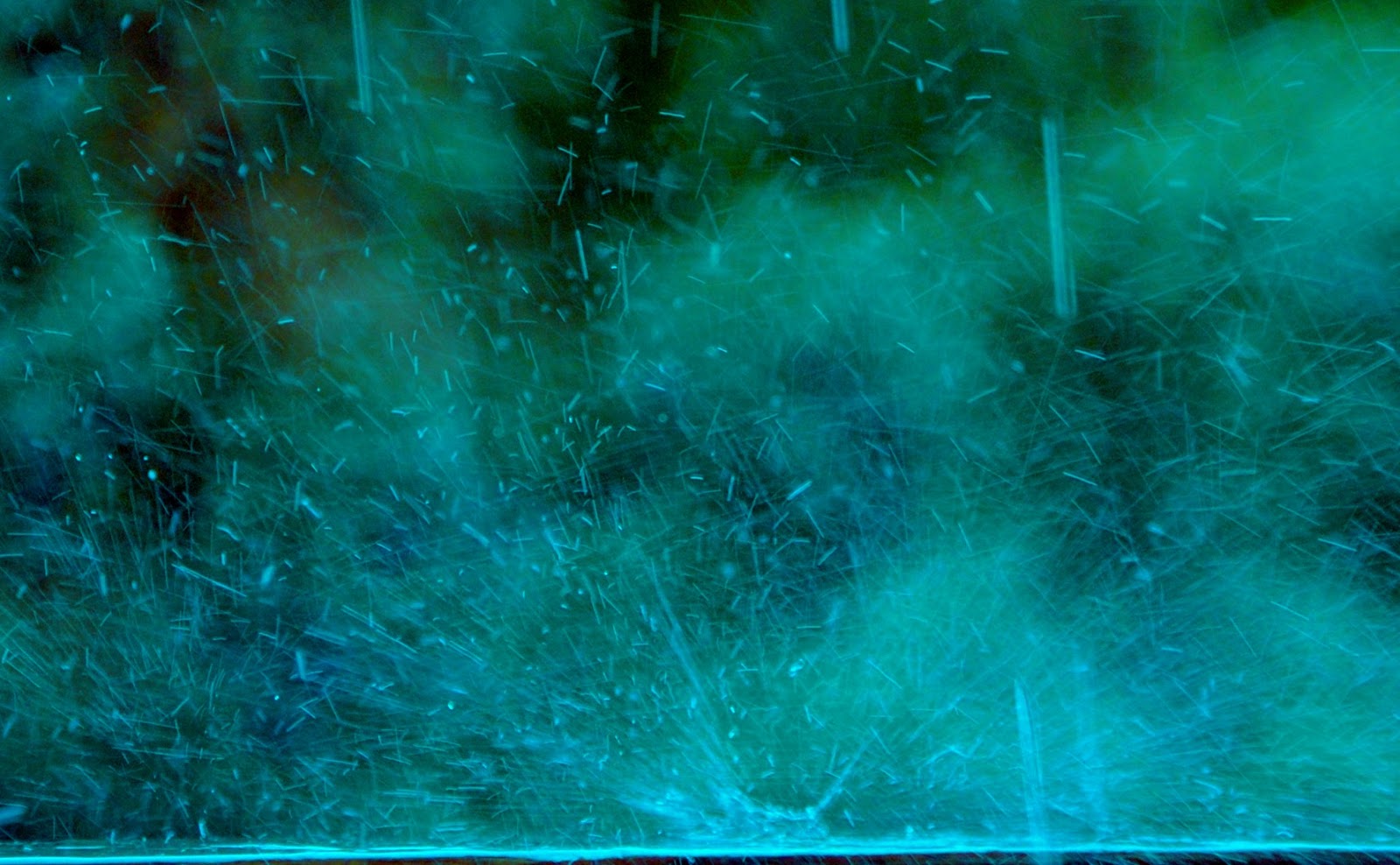 COLGADO DEL CIELO: Llueve