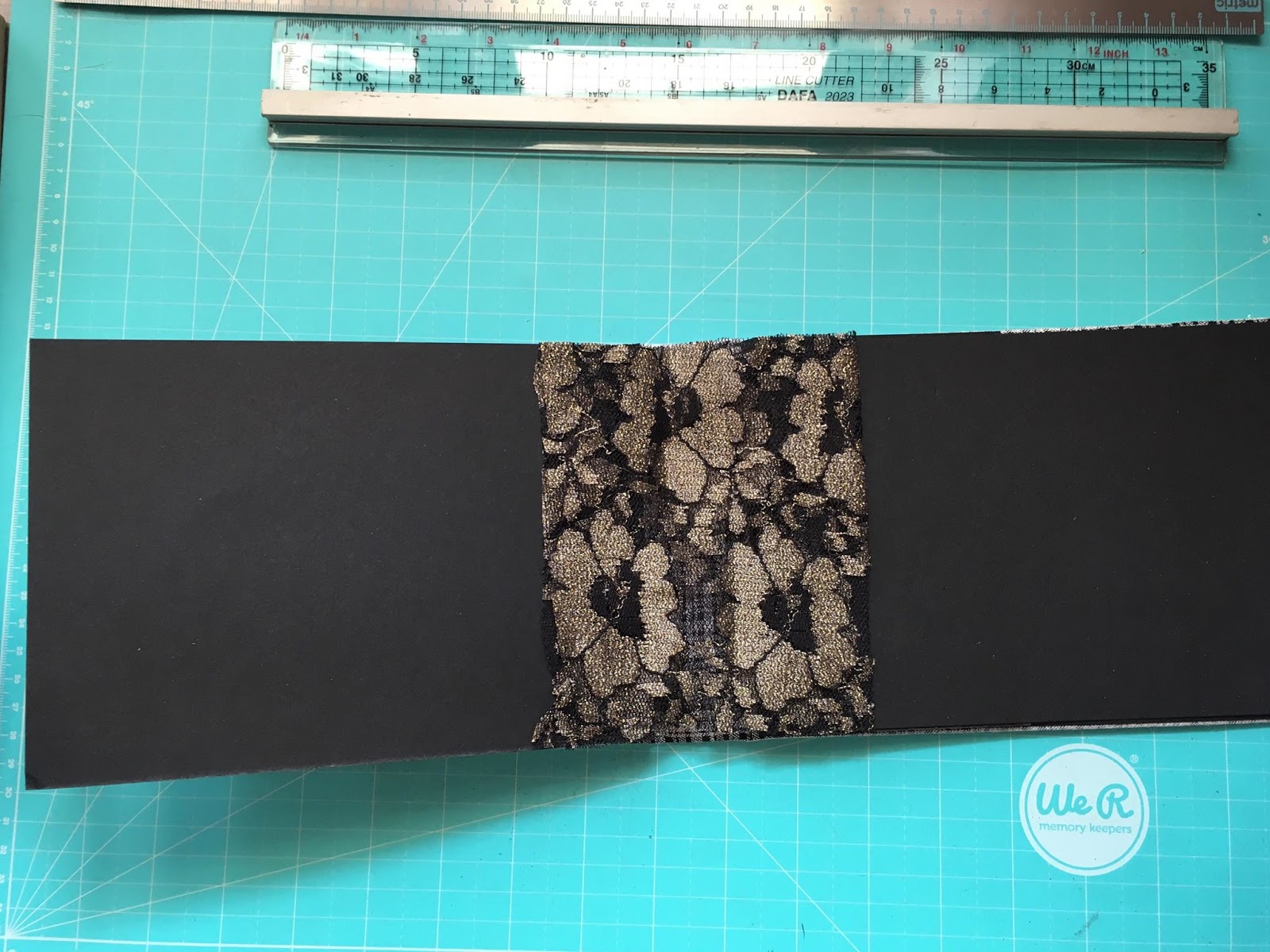 Crafters Corner : Easy And Quick Scrabook Album Binding