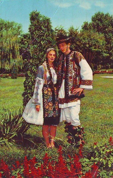 Otra Fachada De Rumania: Los trajes populares de Rumanía.