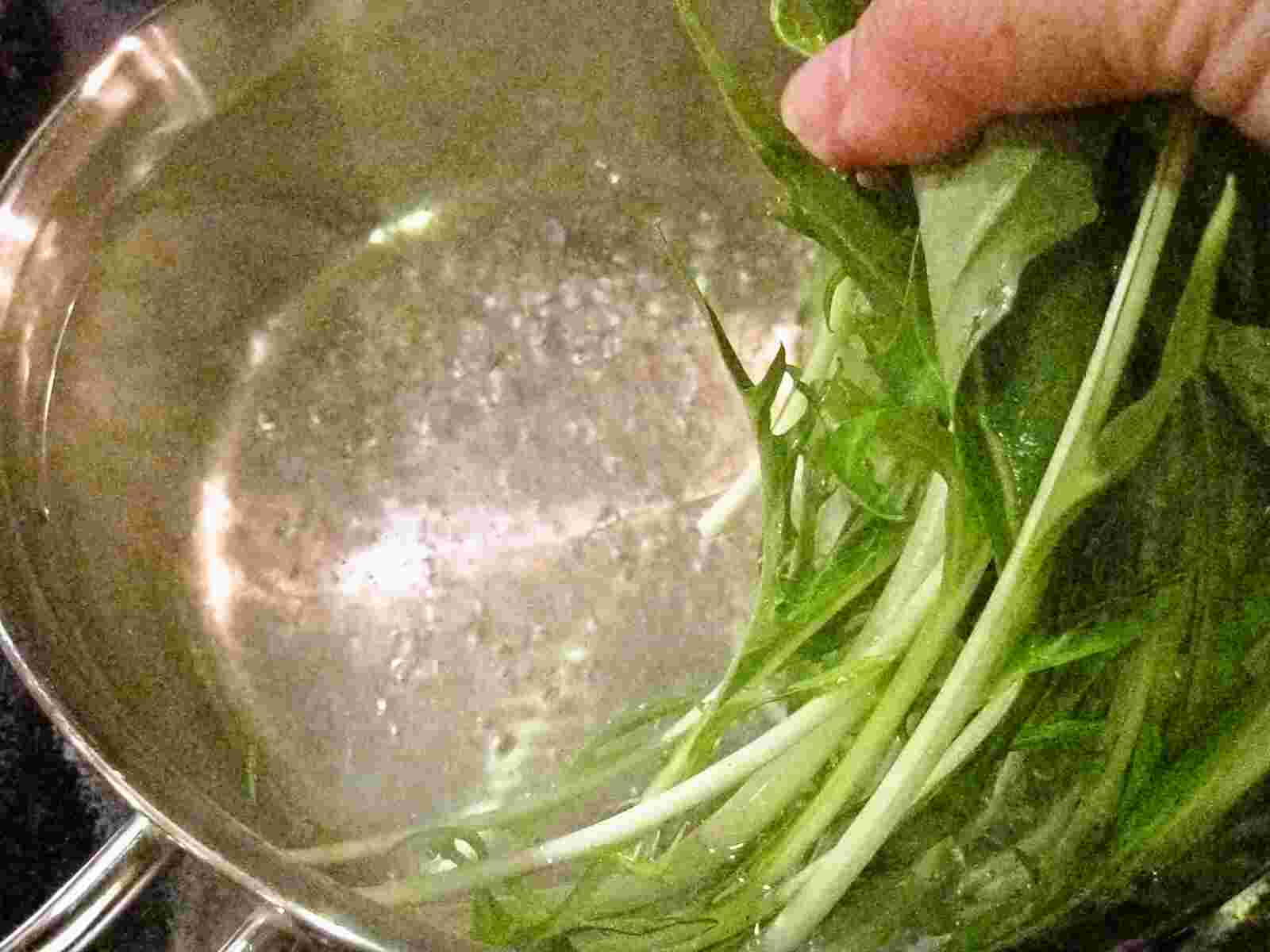 Recipes for Tom: Arugura to mizuna no namuru / namul salad with arugula ...