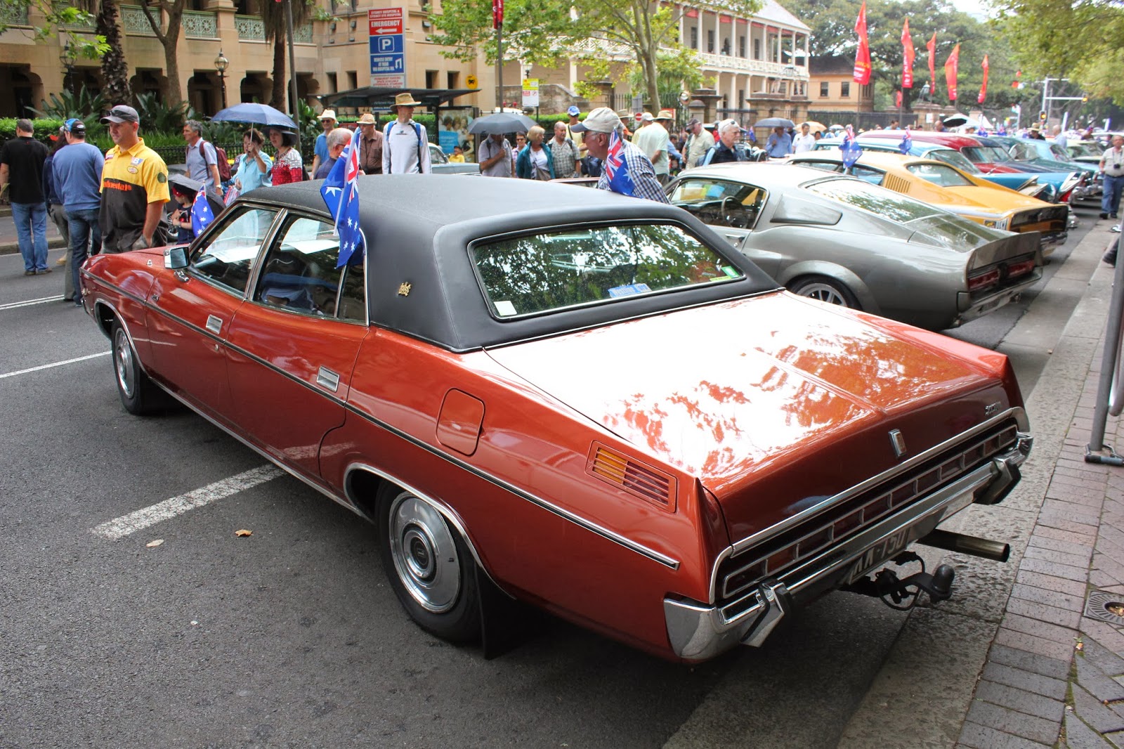 Aussie Old Parked Cars: 1976 Ford P5 LTD