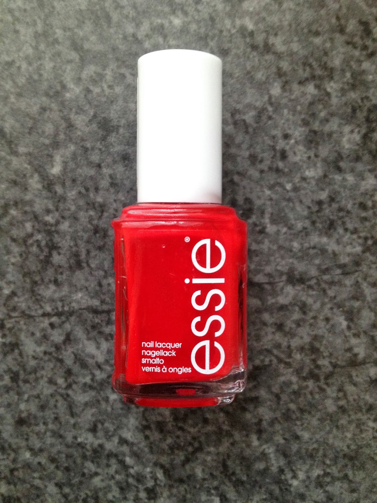 Ehrliche Meinungen Really Red Essie Nagellack