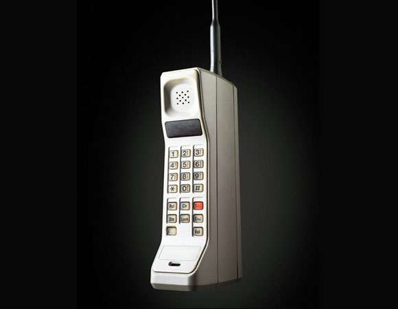 CELULARES: EL PRIMER TELEFONO CELULAR CELULARES: EL PRIMER TELEFONO CELULAR
