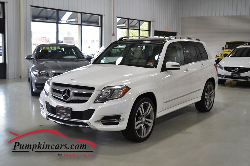 WELL EQUIPPED MERCEDES BENZ GLK350 w/ 4MATIC ALL WHEEL DRIVE!!