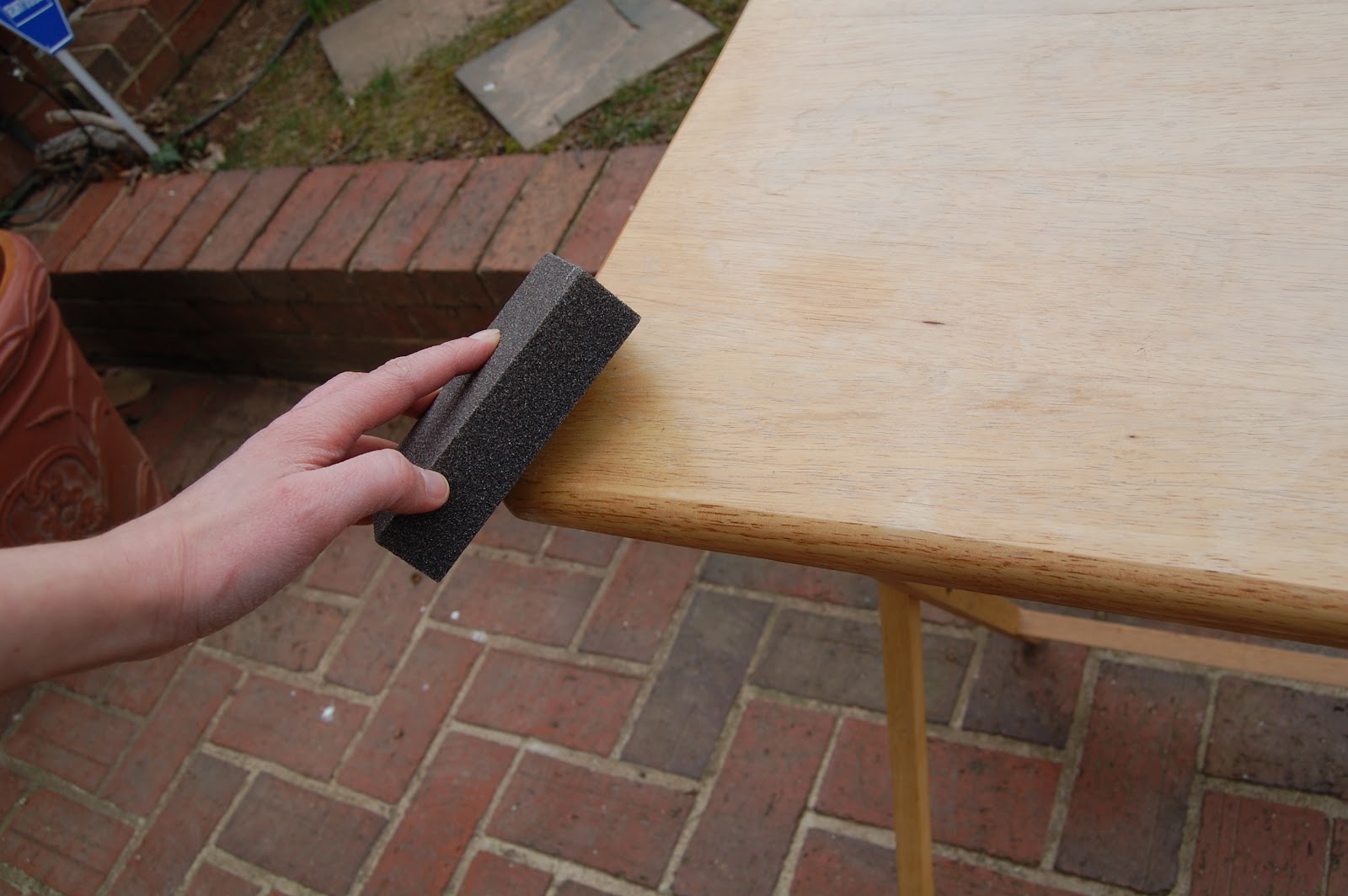 Simple DIY Home: A Trendy Tray Table