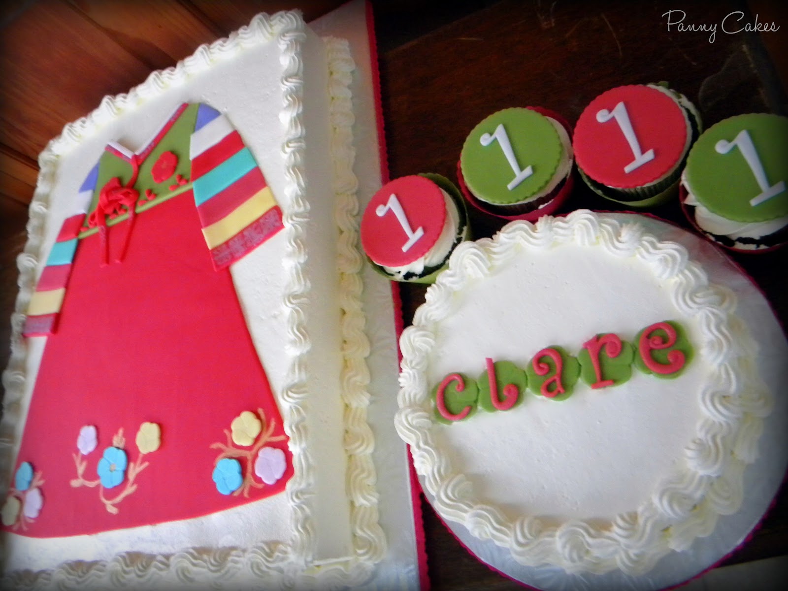 Panny Cakes: Korean Dress (Hanbok) Cake