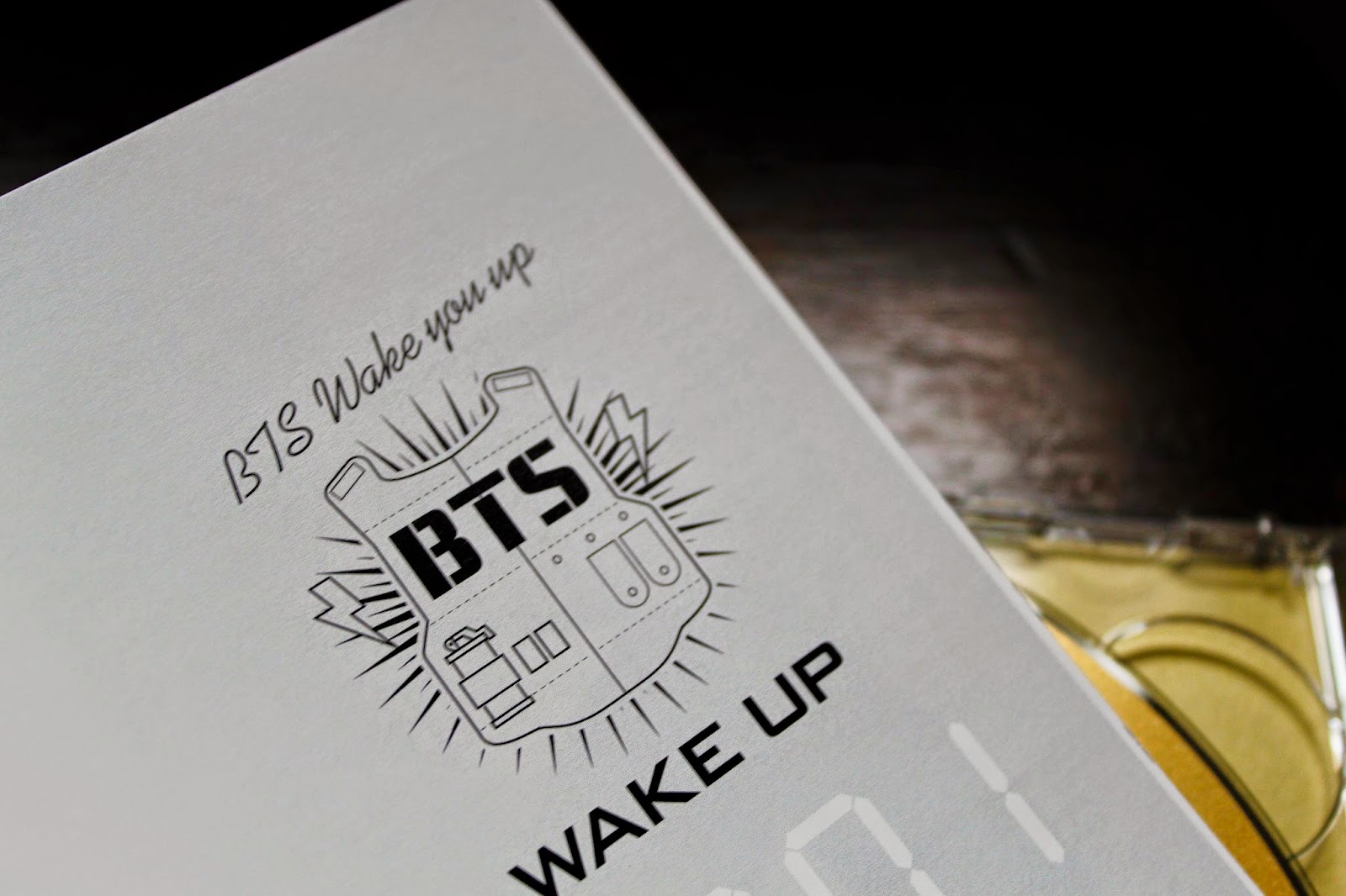 BTS (Bangtan Boys/방탄소년단): Wake Up - Japanese Album - Oh! That November