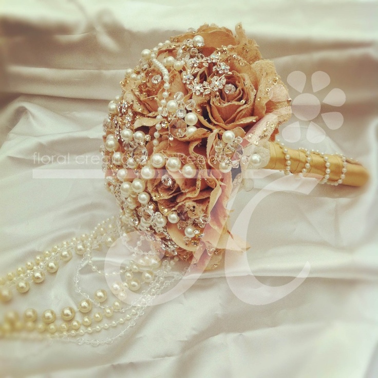 THINGS {SHE} LOVES: Pittsburgh Wedding Planner | Blinged-Out Bouquets