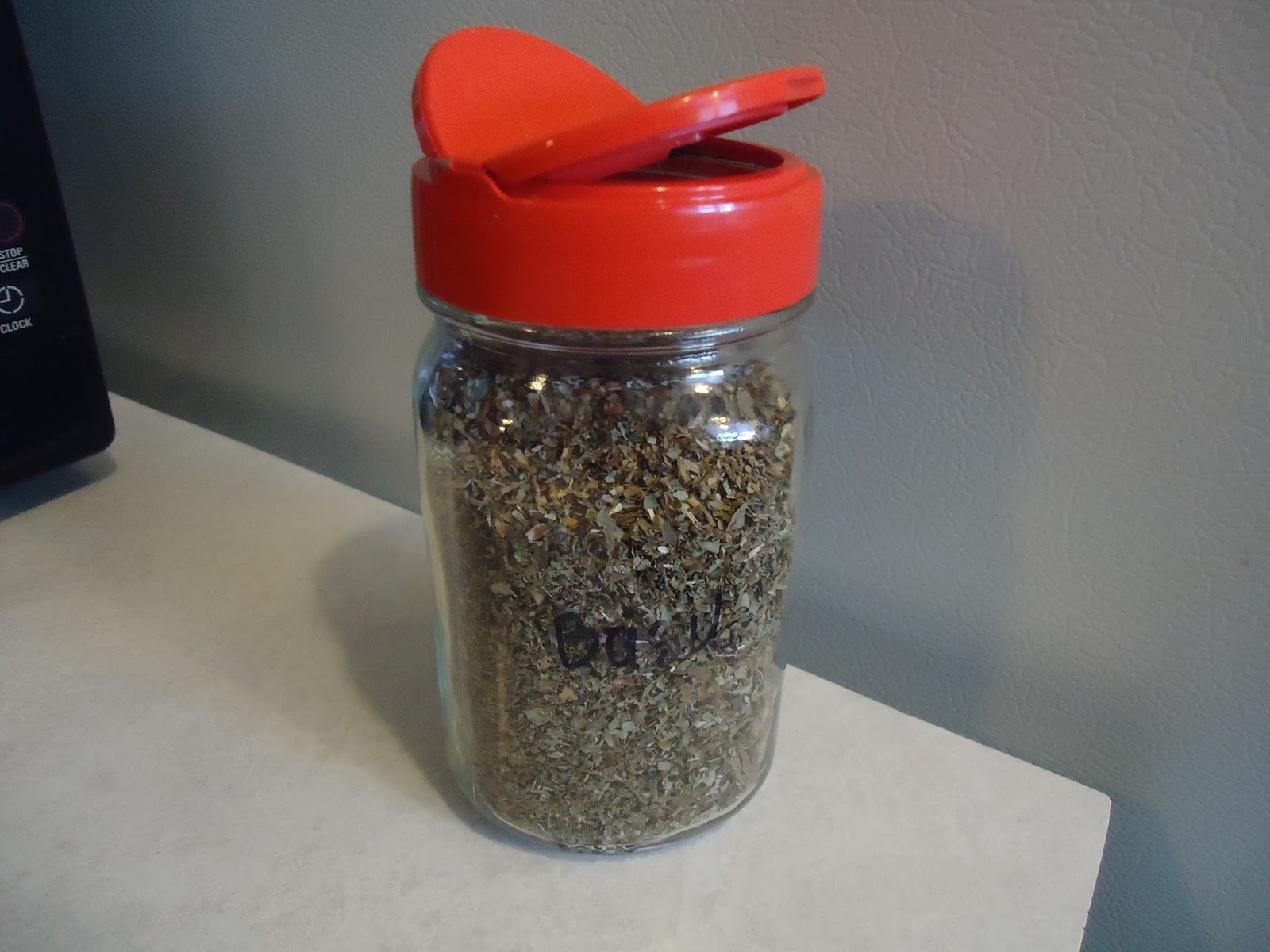 Thrifty Mom In Boise: My Basil Jar