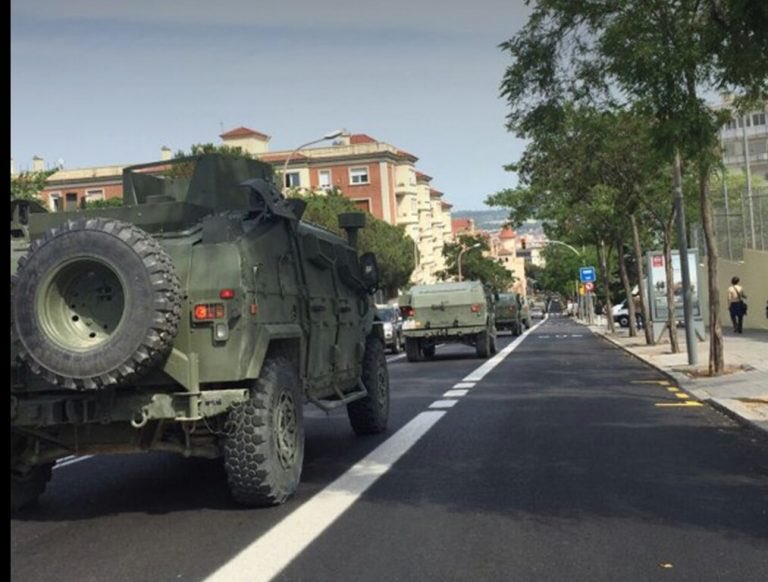 HC: Convoys of Spanish military vehicles moving on Catalan roads