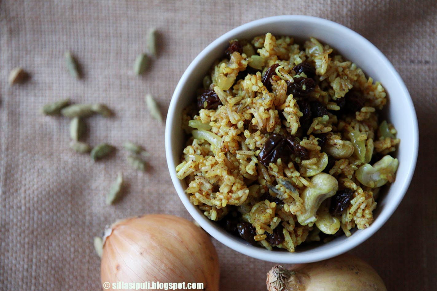 SILLÄ SIPULI: Biryani eli paistettu riisi