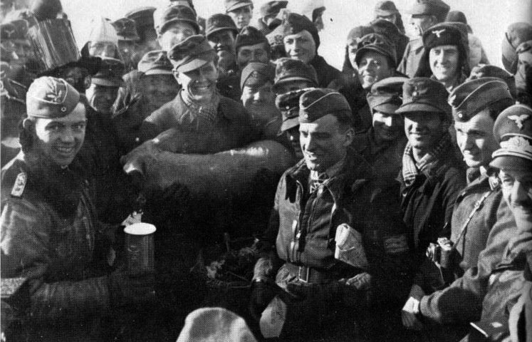 World War II Pictures In Details: Hans-Ulrich Rudel at the Honor Goblet ...