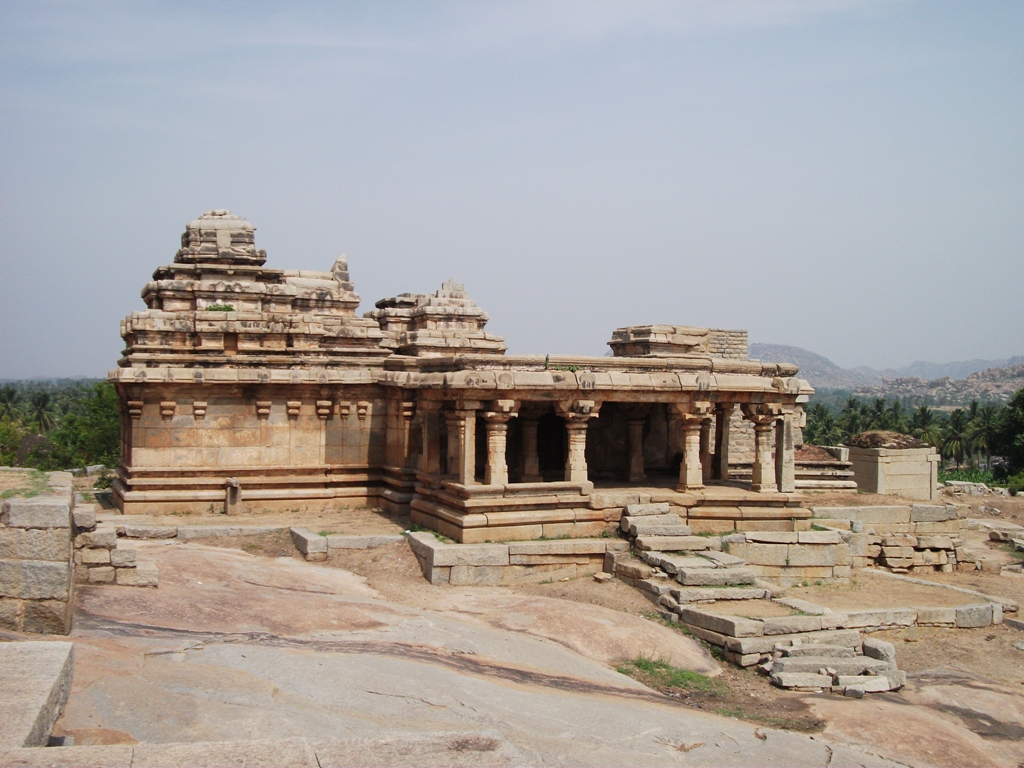 Temples in Hampi : 2 - Hemakunta Hill temples in Hampi