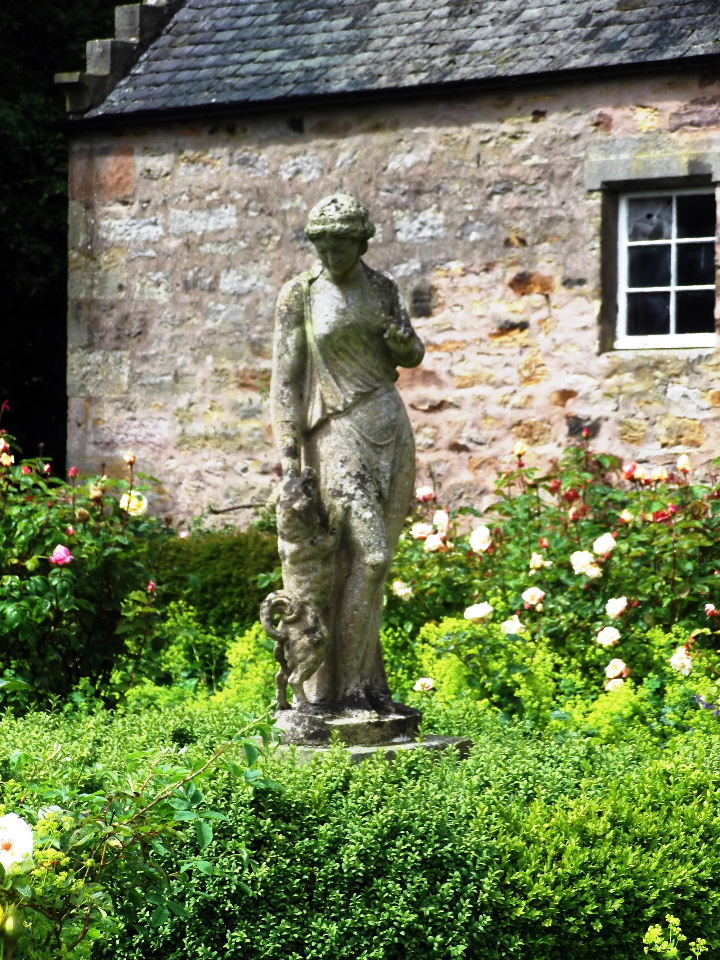 Largo Baywatch: Scotland's Gardens - Balcaskie