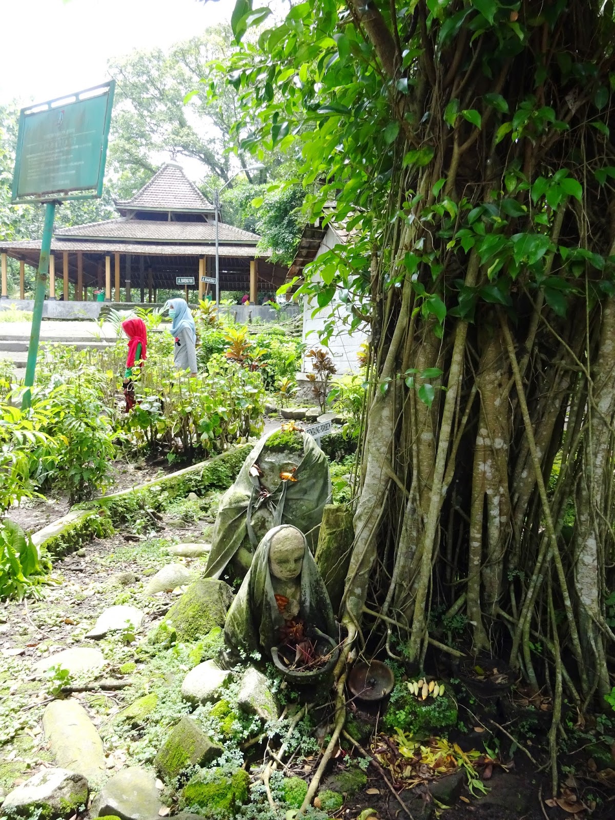 jombang city guide: Sendang Made : Petilasan Prabu Airlangga ...