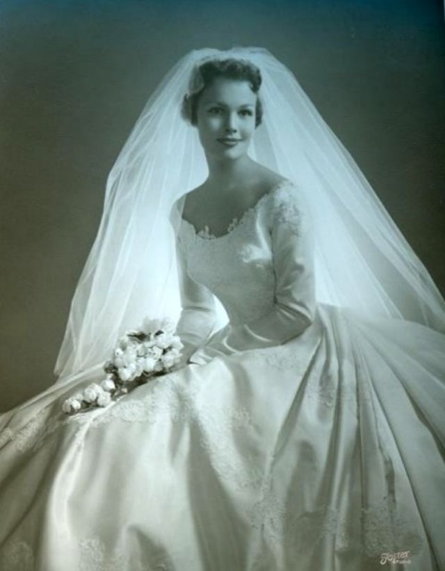 The 1950s: The Boom Period of Wedding Gowns After World War II ...