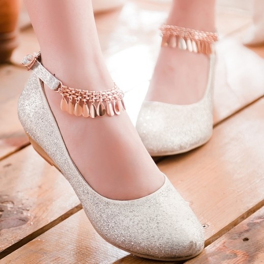 How to Dress on Your Graduation Day - WEDDING FLOWERS