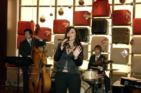 Giada Valenti: From Venice With Love: The Italian voice of radio in ...