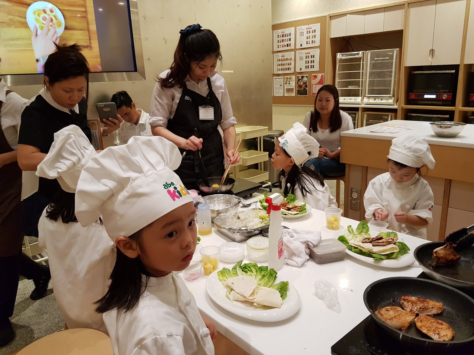 [EATS] ABC COOKING STUDIO- CAKE BAKING ( TAKASHIMAYA, SINGAPORE ...