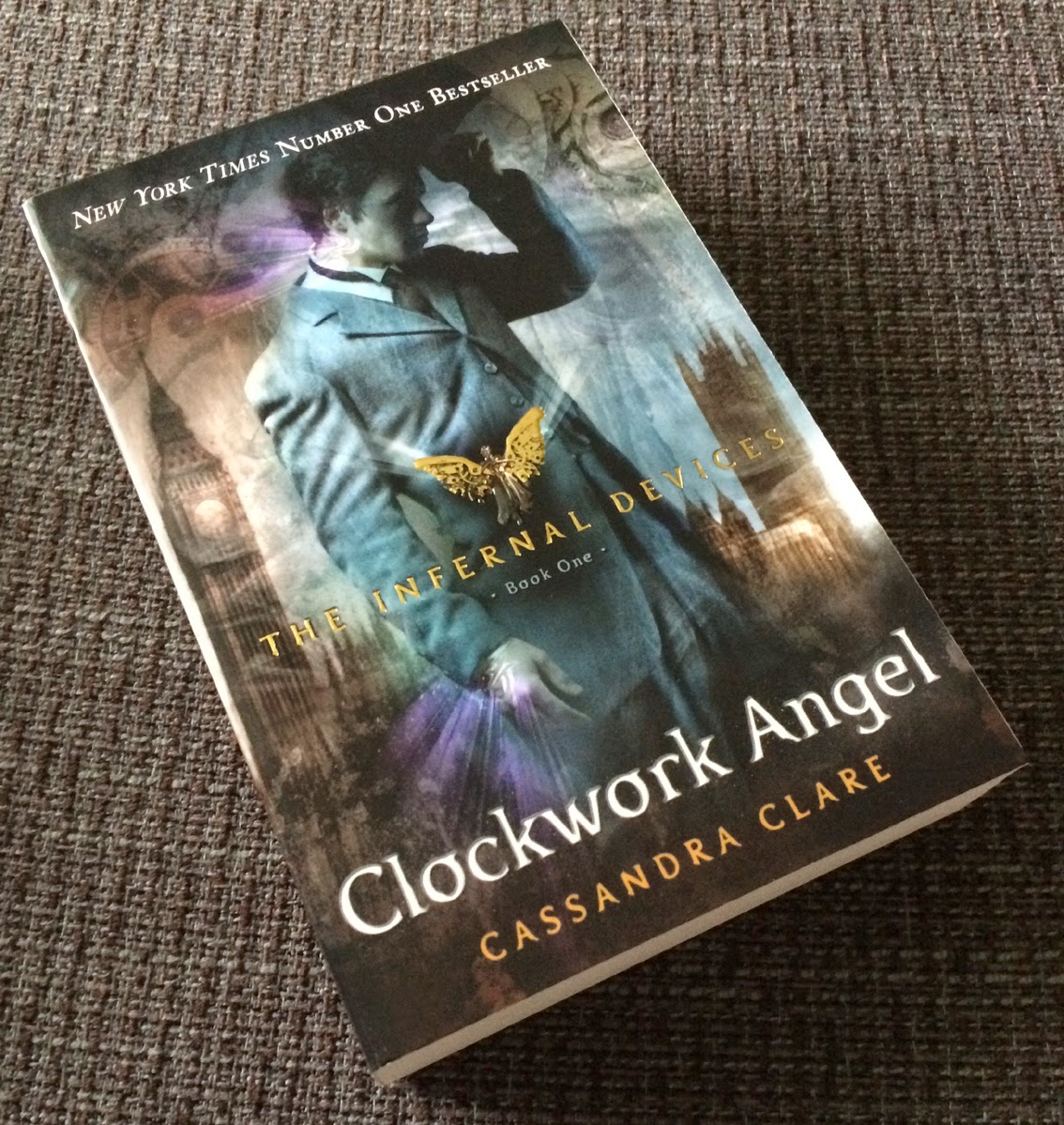 Zellys Bokhylla: Clockwork Angel av Cassandra Clare