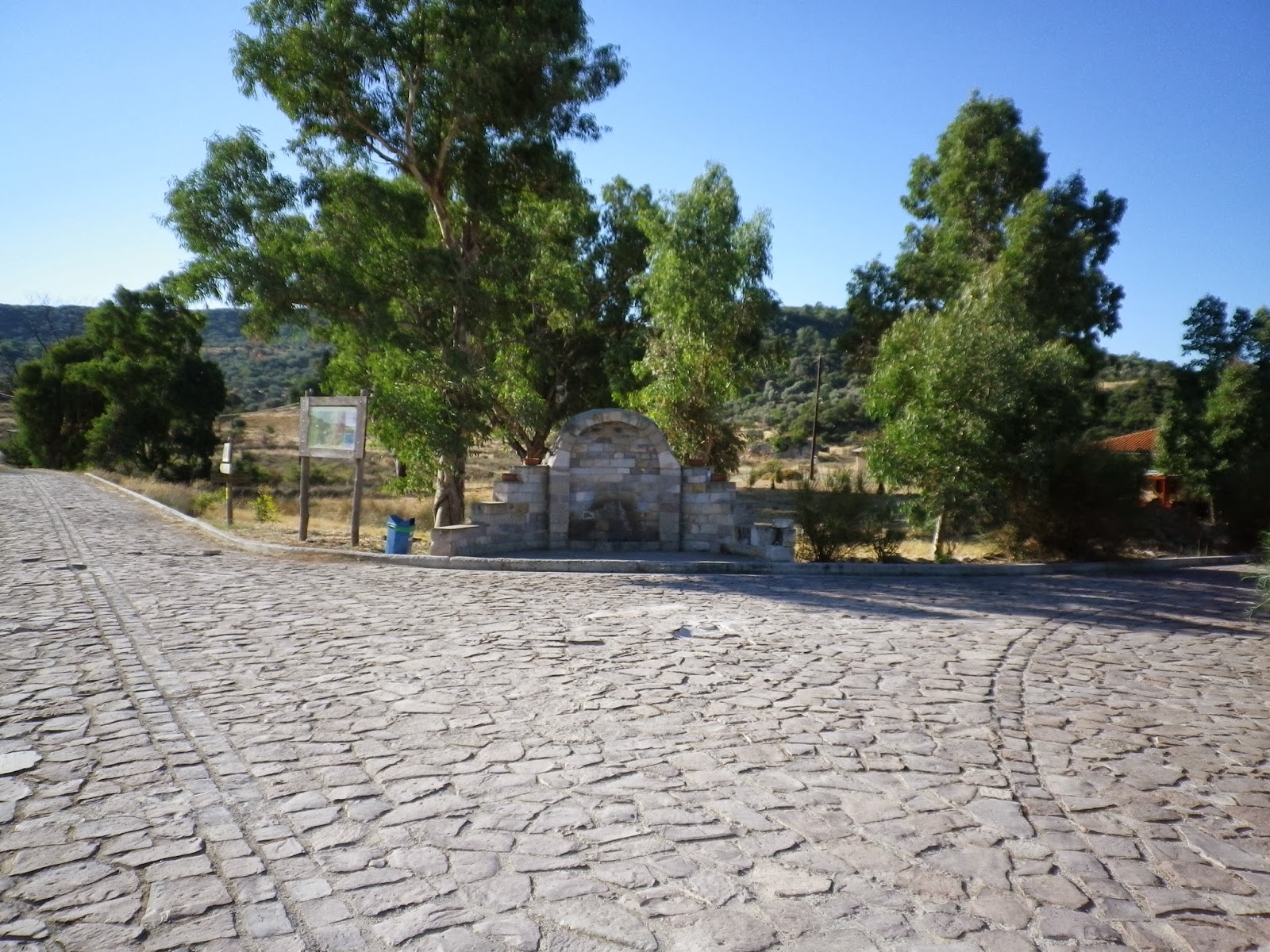 ΠΟΛΙΧΝΙΑΤΙΚΗ ΑΦΛΟΥΓΗ: ΔΗΜΟΤΙΚΑ ΠΗΓΑΔΙΑ ΚΑΙ ΒΡΥΣΕΣ ΜΙΑΣ ΑΛΛΗΣ ΕΠΟΧΗΣ ΠΟΥ ...
